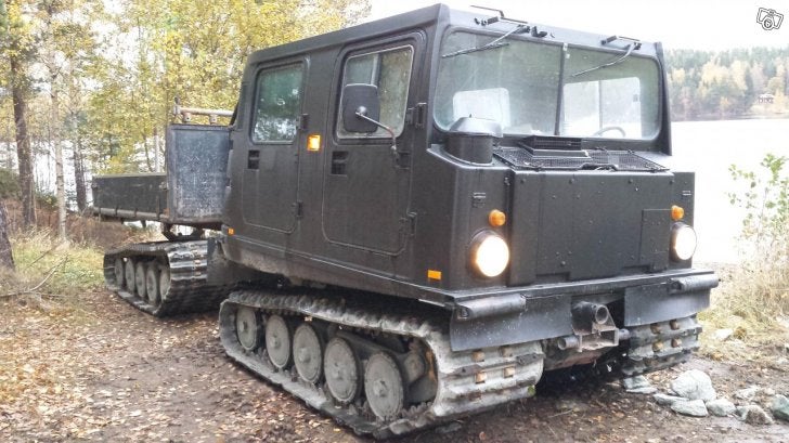 These Easy-To-Install Treads Turn Any Car Into a Tank These Easy-To-Install Treads Turn Any Car Into a Tank