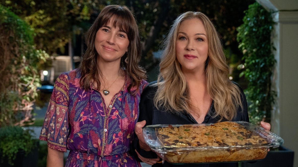 Tv Review Dead To Me Season 3 Is Unusually Tender