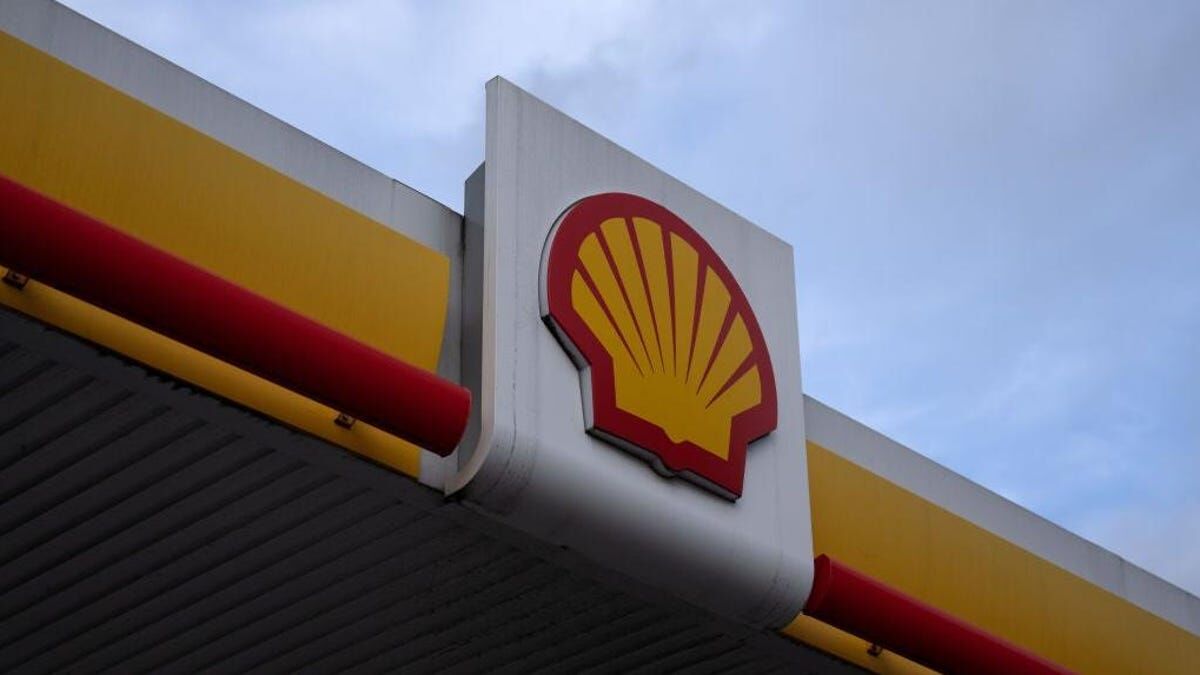 Shareholders Sue Shell, Saying It's Too Obsessed With Fossil Fuels