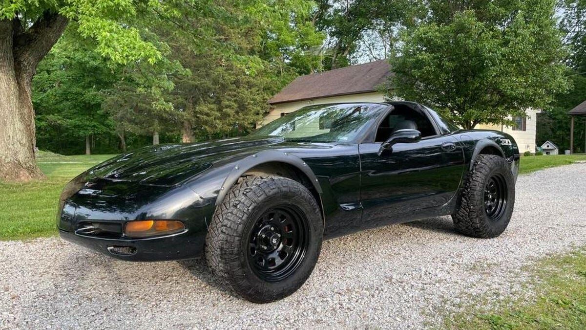 This Lifted Corvette Is One Of The Greatest Things Ever