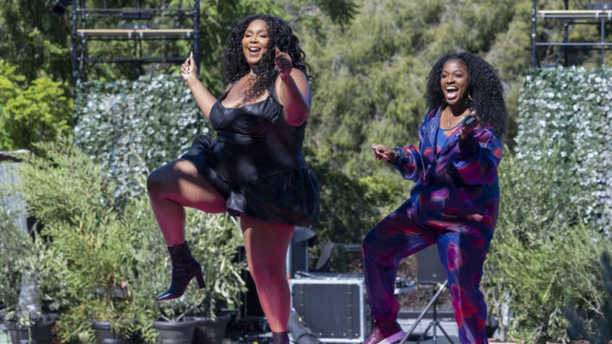 Lizzo’s Watch Out for the Big Grrrls Celebrates Plus-Size Women Lizzo’s Watch Out for the Big Grrrls Celebrates Plus-Size Women