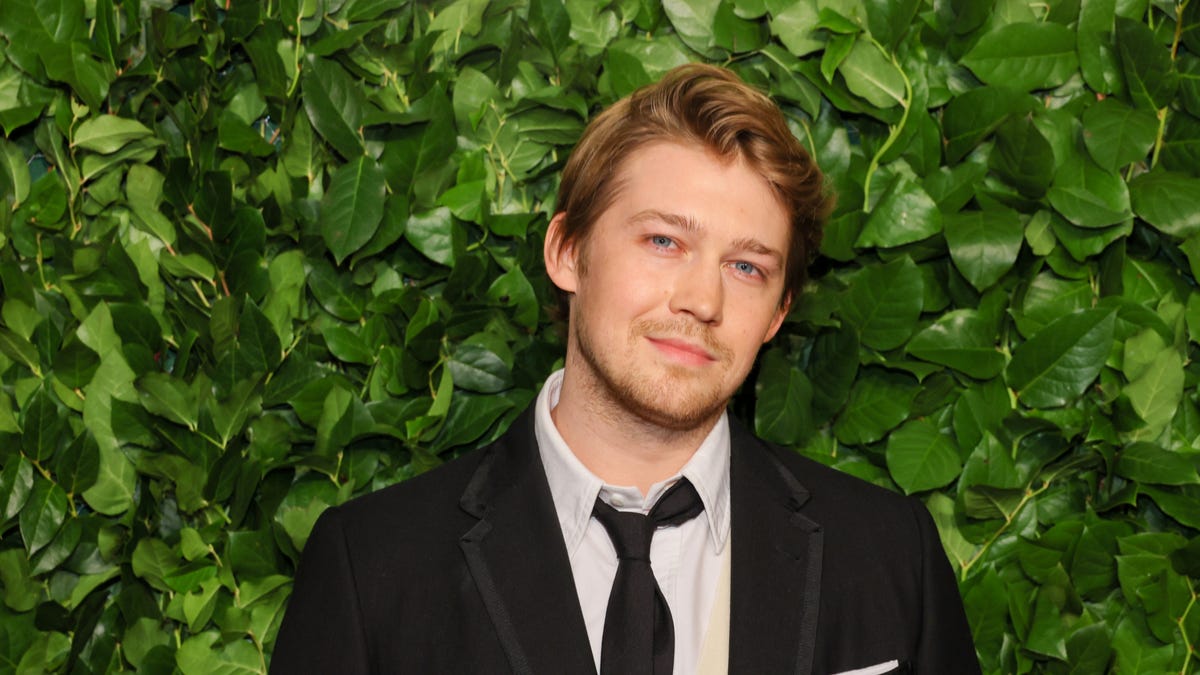 Joe Alwyn and Paul Mescal talk intimacy coordinators Joe Alwyn and Paul Mescal talk intimacy coordinators