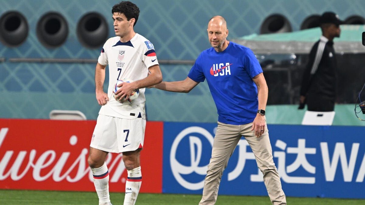 Ex-captain Claudio Reyna and his wife Danielle 'sent MULTIPLE blackmail ...