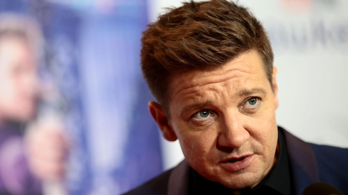 Jeremy Renner recovering from surgery after snow plow accident Jeremy Renner recovering from surgery after snow plow accident