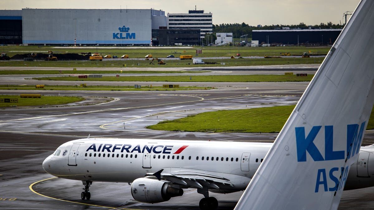 Air France Pilots Suspended After In-Flight Fight