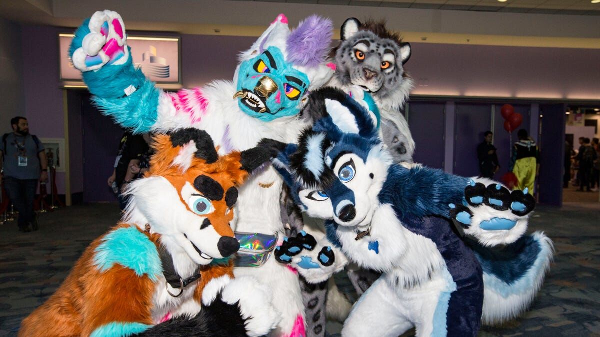 Watch Sheriff Joe Arpaio welcome a furry convention to Arizona