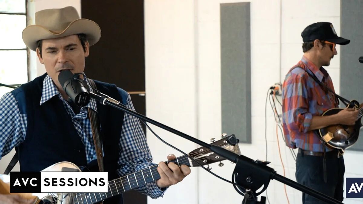 Old Crow Medicine Show bring the hootenanny to House Shows