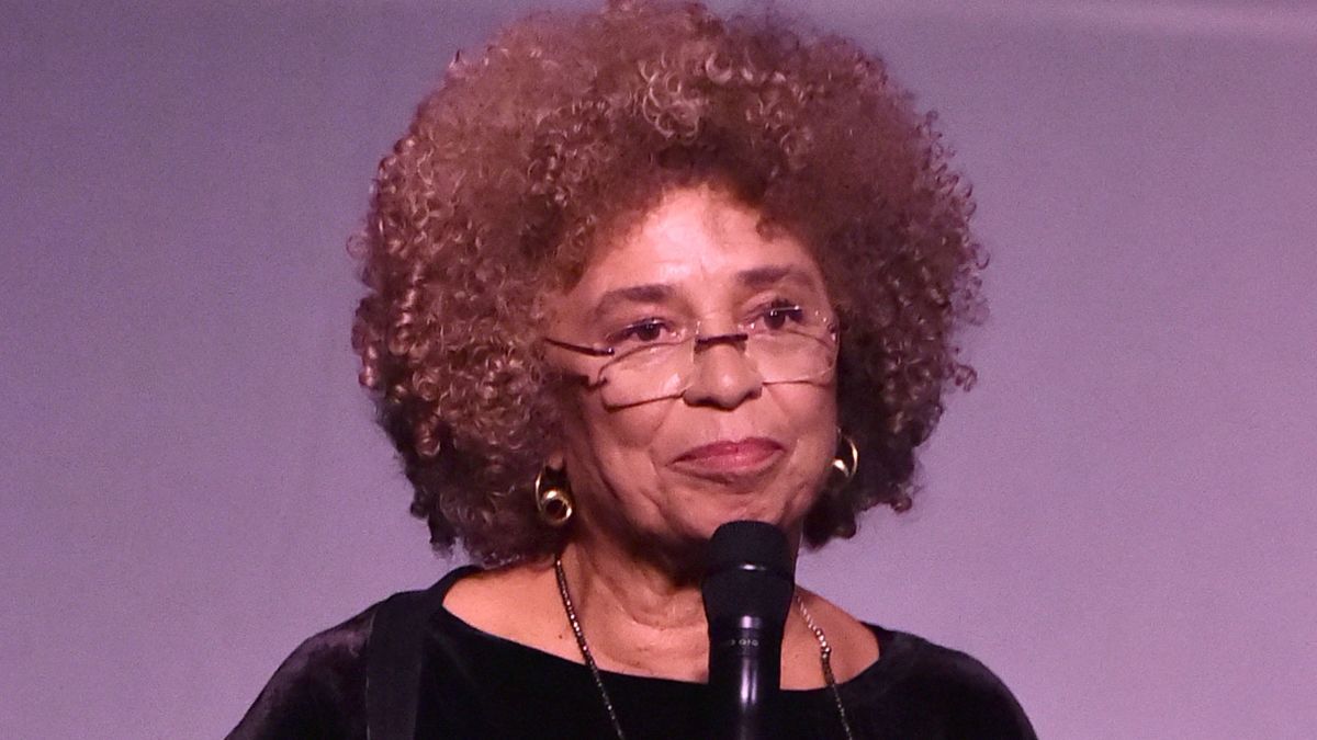 Birmingham Civil Rights Institute Decides to Honor Angela Davis