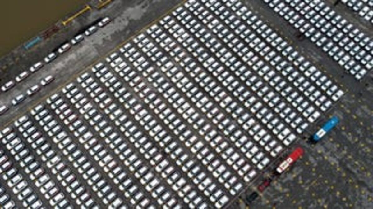 Chinese car makers are becoming shipping companies