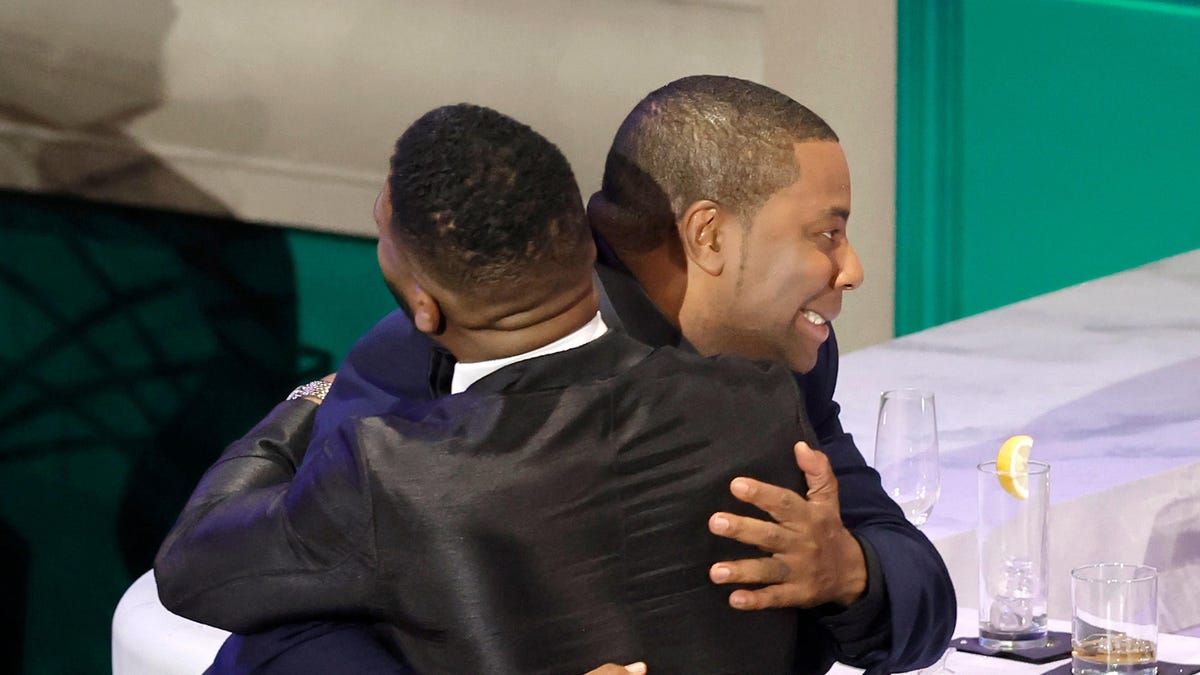 Kel Mitchell talks about his Emmys cameo with Kenan Thompson Kel Mitchell talks about his Emmys cameo with Kenan Thompson
