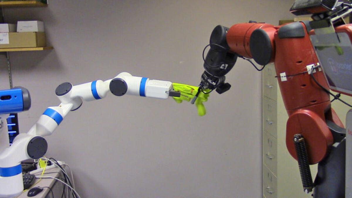 This Toy-Stealing Jerk Robot Will Teach Other Bots How to Hold Things