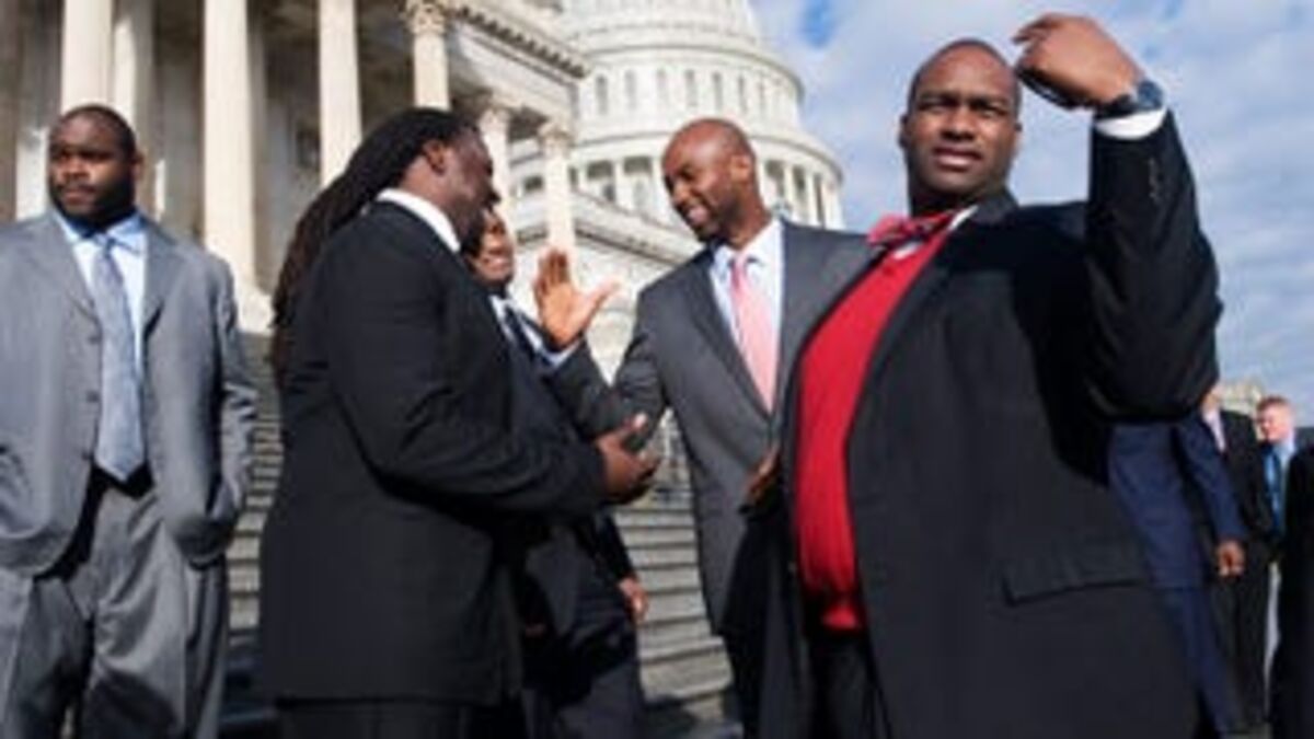 Report: NFL Players Look Weird In Suits