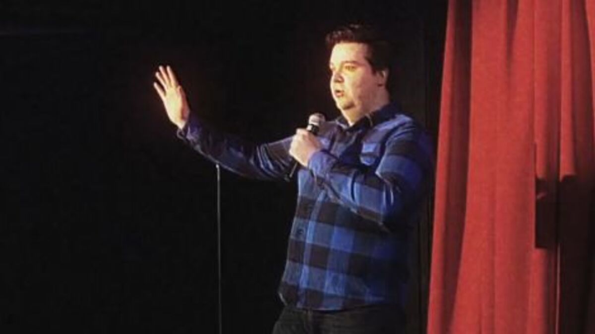 Watch This Comedian Perfectly Shut Down A Heckler