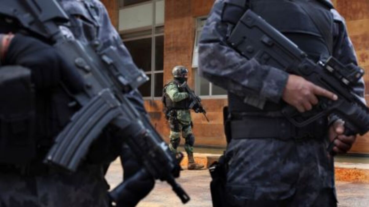 The FBI Busts Phantom Secure CEO for Allegedly Selling Encrypted Phones ...