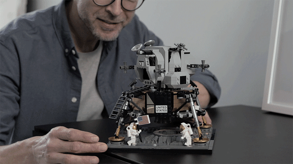 I Wish Lego's Beautifully Detailed Moon Landing Set Also Included More ...