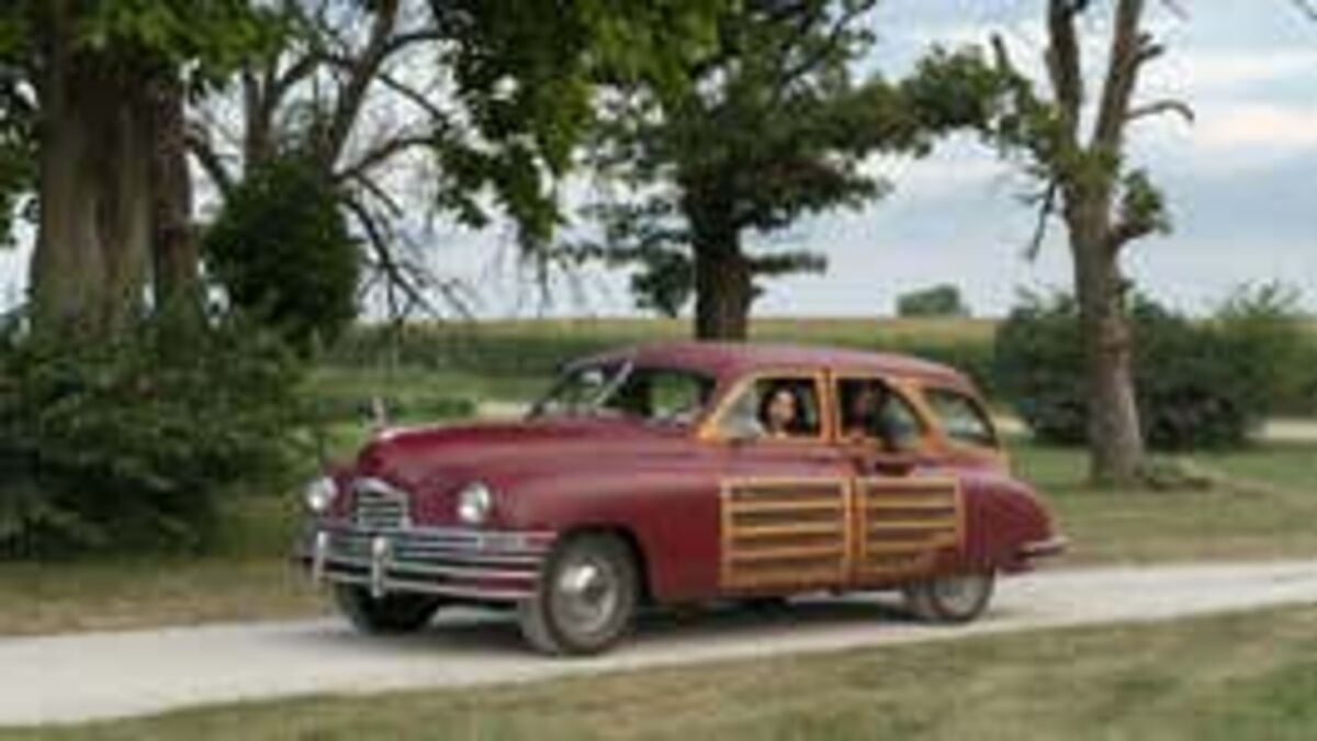 10 Dangerously Spooky Small Towns From Horror Movies and TV