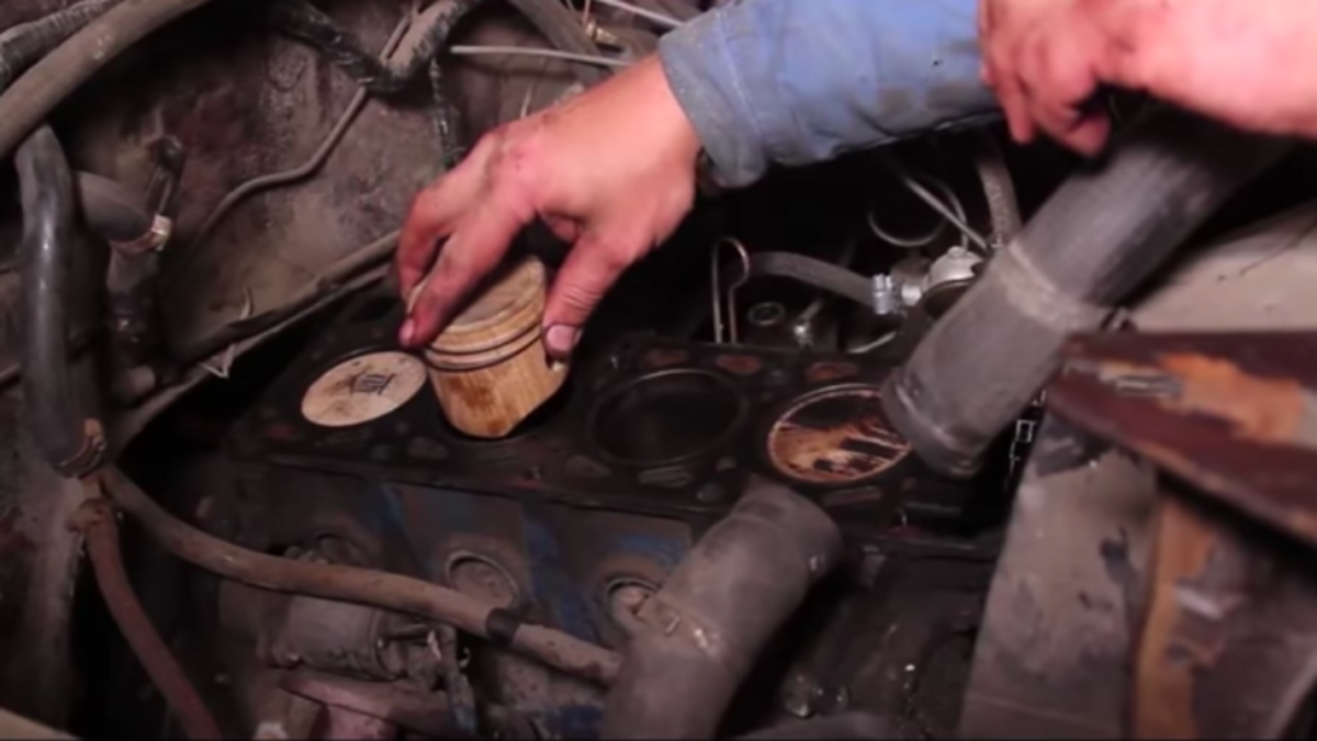 Here's What Happened When A Guy Used Wooden Pistons In His Engine