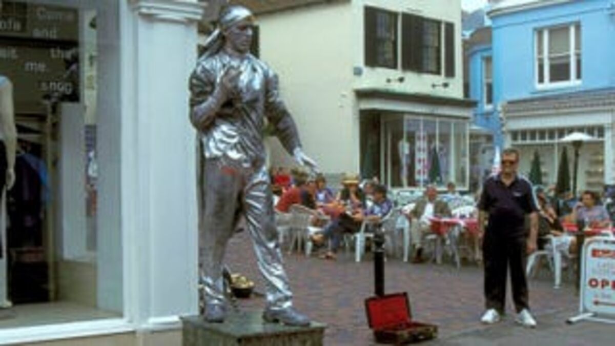 Economists: People Who Paint Selves Silver And Pretend To Be Statues ...