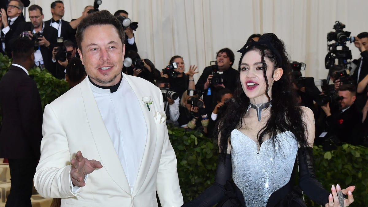 Elon Musk and Grimes tweak their kid’s name, clarifying nothing Elon Musk and Grimes tweak their kid’s name, clarifying nothing