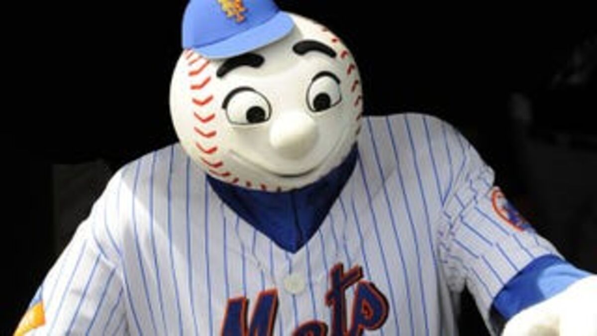 Mr. Met Shows Up For Home Opener 90 Pounds Lighter