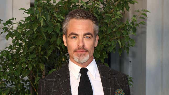 Chris Pine Declares His Star Trek Franchise Cursed