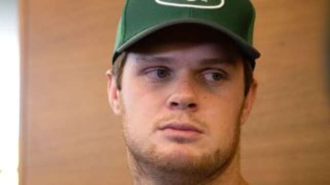 Sam Darnold’s Mono Diagnosis Forces Jets To Crack Down On Kissing In Huddle