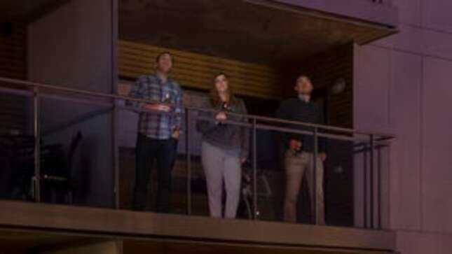 New Study Finds Staring Out From Balcony With Best Friends Strongest ...