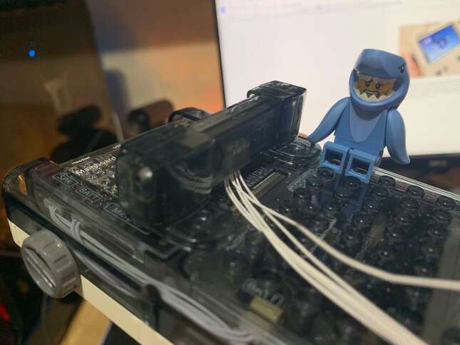 DIY Retro Gaming Handheld Is As Fun To Build As It Is To Play