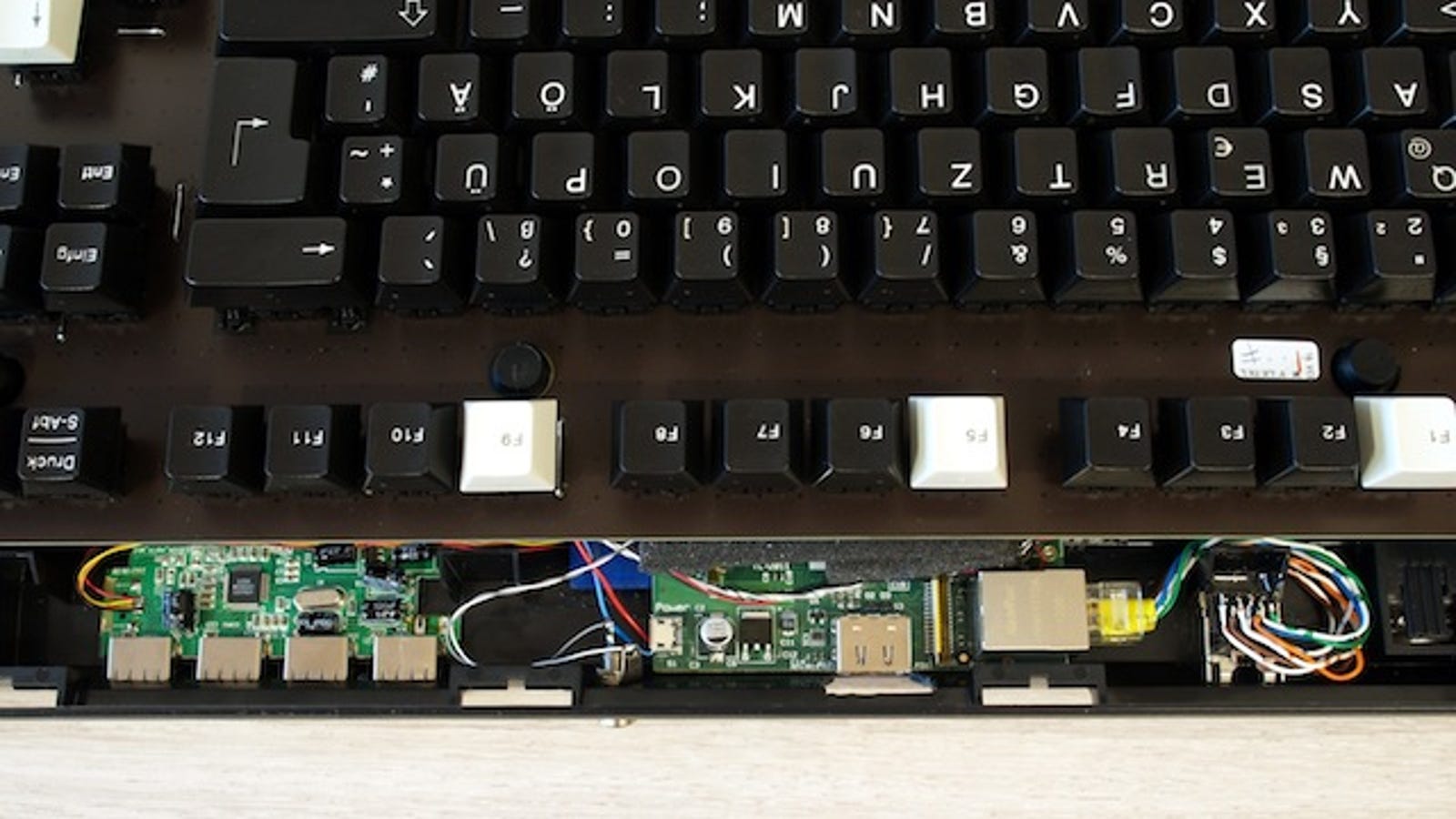 Turn a Keyboard Into a Computer with Raspberry Pi Turn a Keyboard Into a Computer with Raspberry Pi