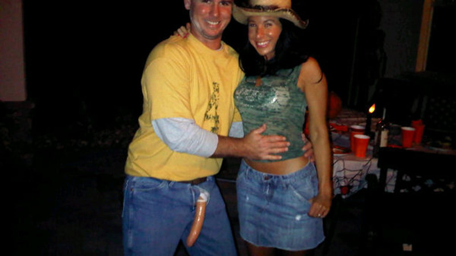 Here Are Some Photos Of People Pretending To Be Brett Favre And Jenn Sterger