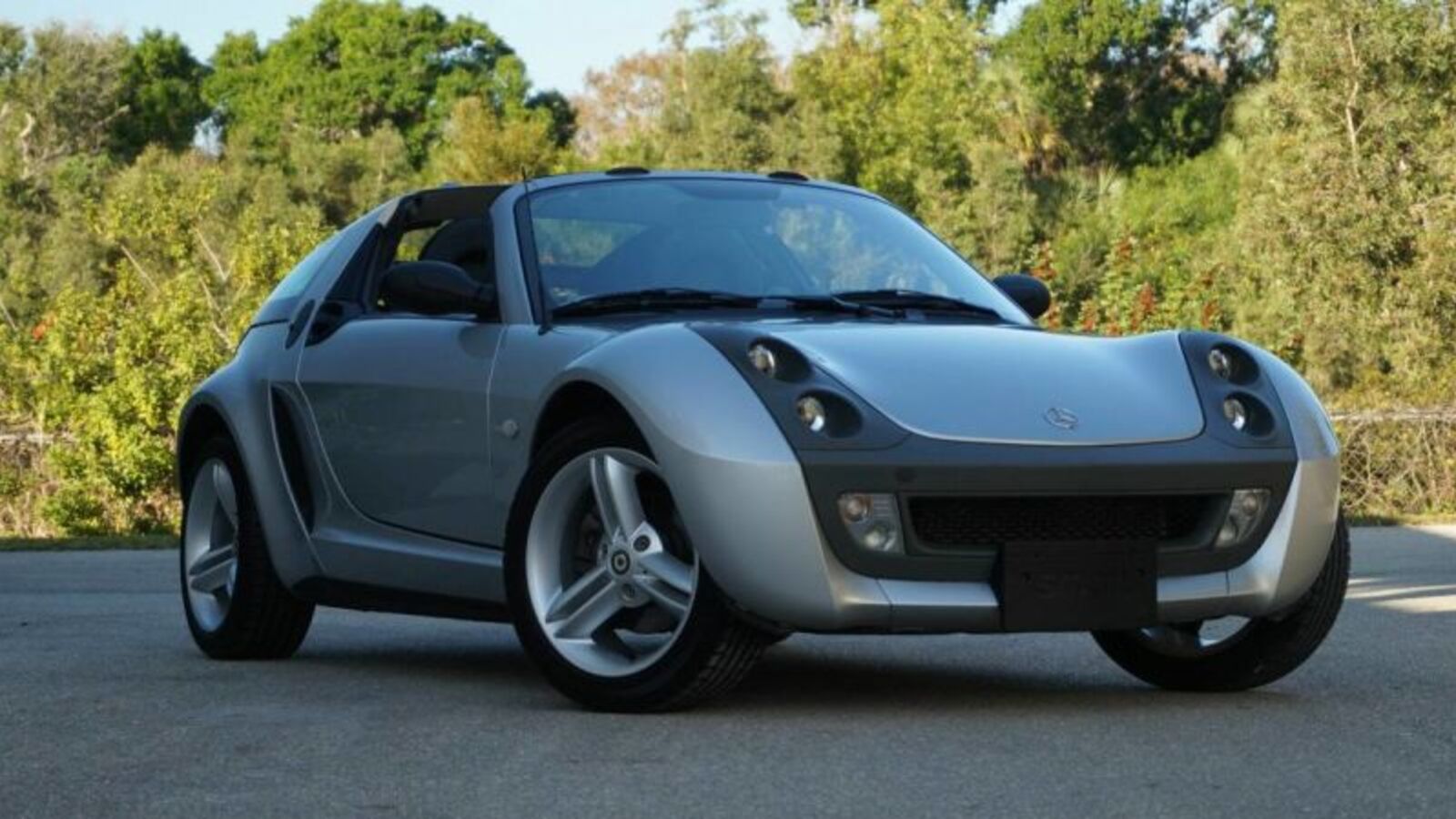 For $26,900, Would You Be Stupid To Pass Up This 2004 Smart Roadster Coupé?