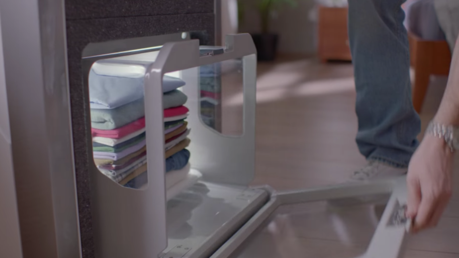 Finally: A $1,000 robot that will fold some of your clothes