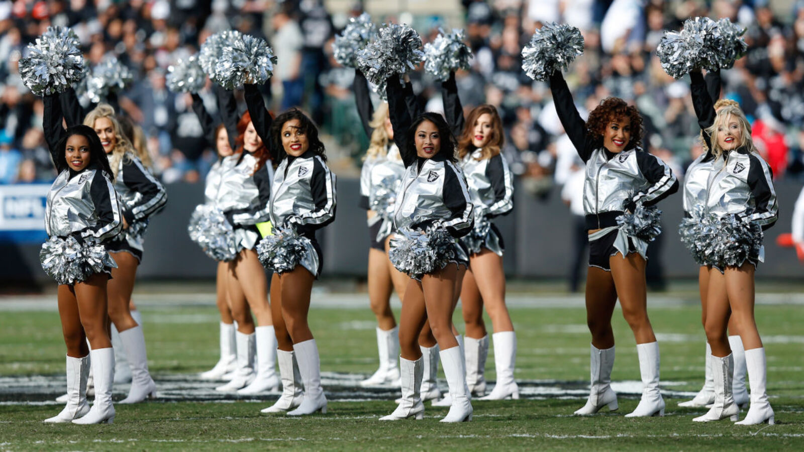 Oakland Raiders Cheerleaders Receive $1.25 Million Settlement After ...