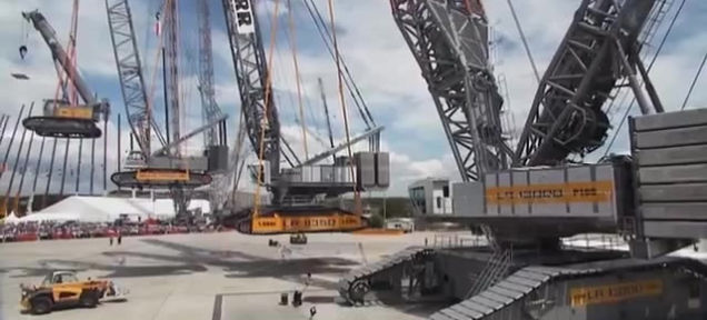 This Is A Crane Picking Up A Crane Picking Up A Crane Picking Up A Crane