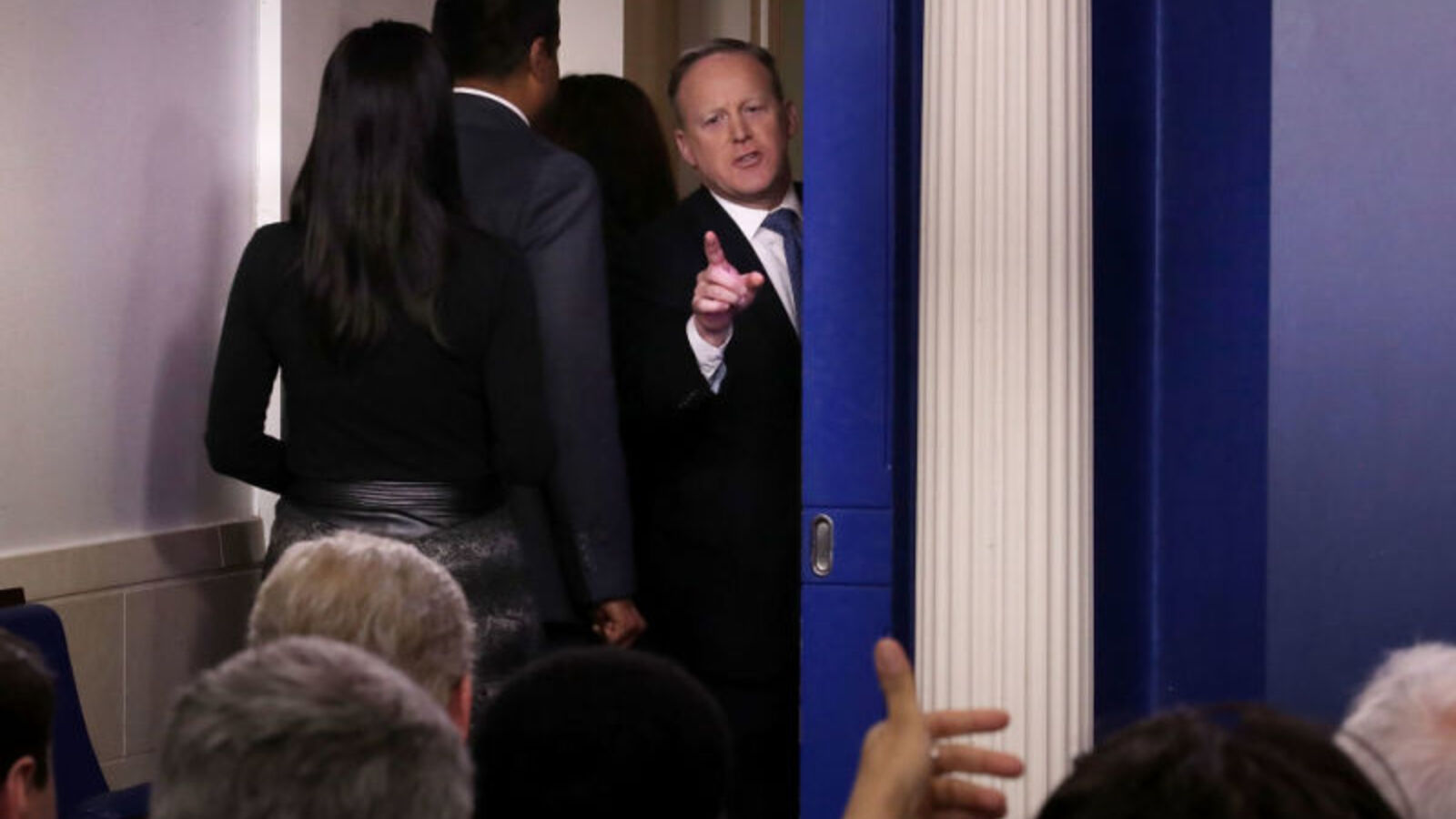 Sean ‘Spicy Facts’ Spicer Hid in the Bushes to Avoid the Press After ...