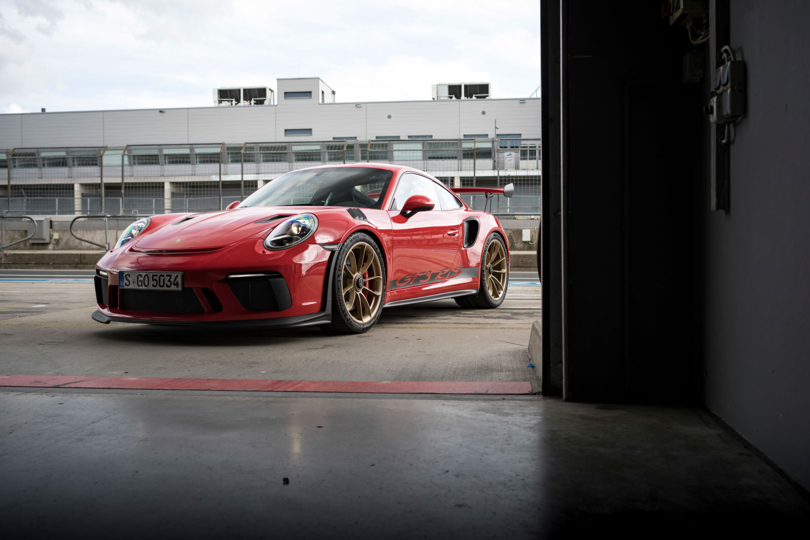 The 2019 Porsche GT3 RS Is The Exception To The Rules Of Physics