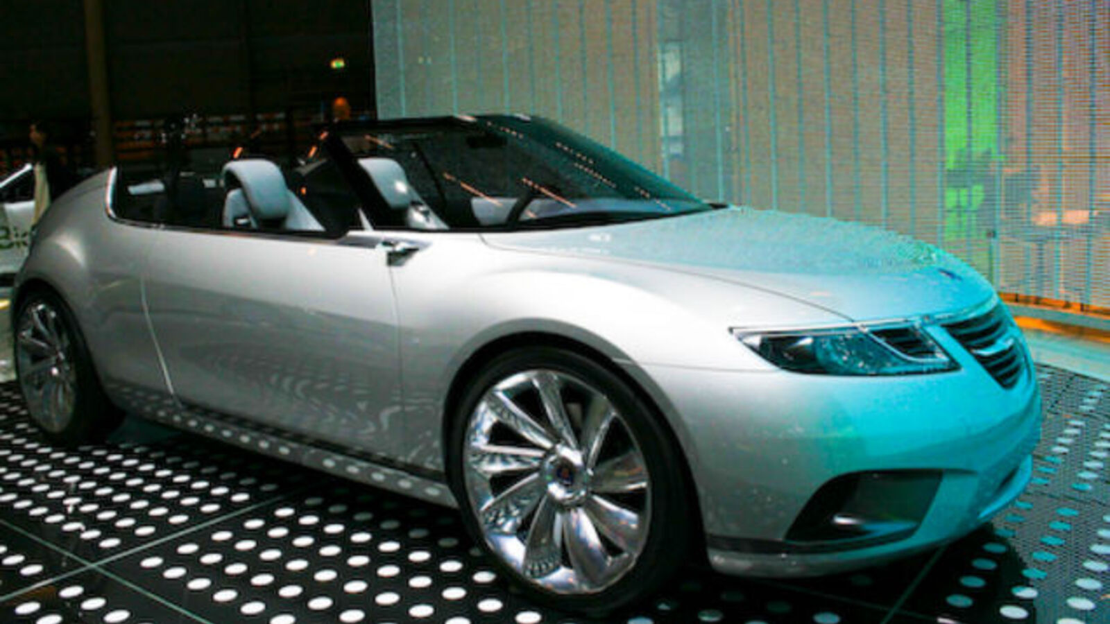 Saab 9-X Air BioHybrid Concept Drops Top Live In Paris