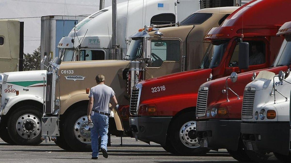 Fake truck stop advertises Cranking The Hog Rewards Points with Amy ...