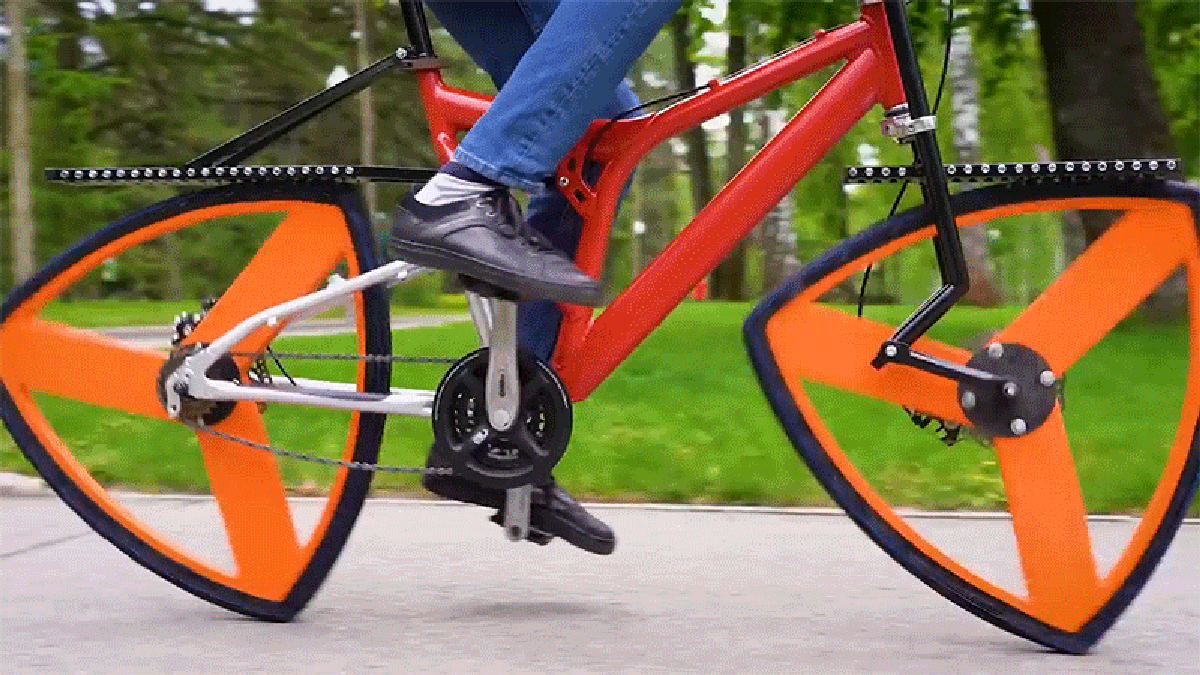 Triangle-Wheeled Bike Gives New Meaning to 'Tricycle'