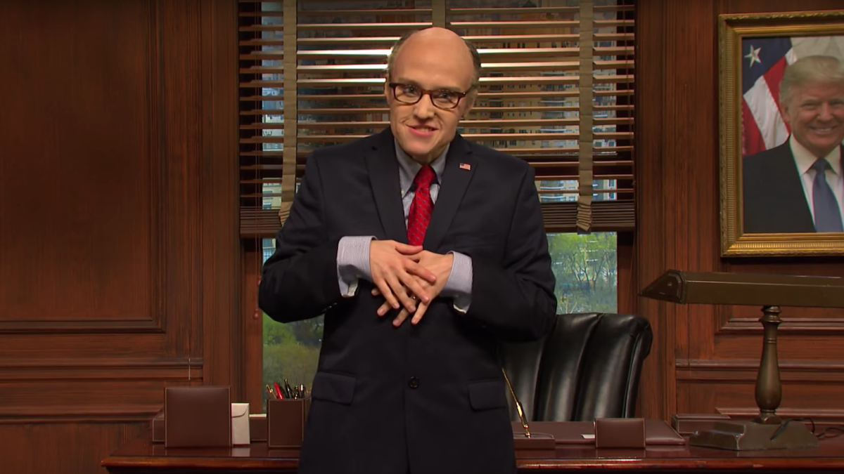 Kate McKinnon promotes Rudy Giuliani's terrible law firm in cut-for ...
