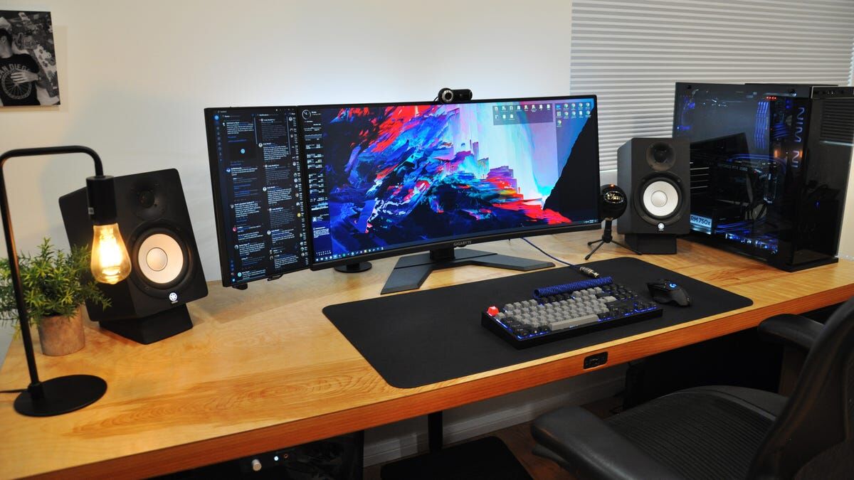How To Set up a Dual Monitor Display: An Unorthodox Solution