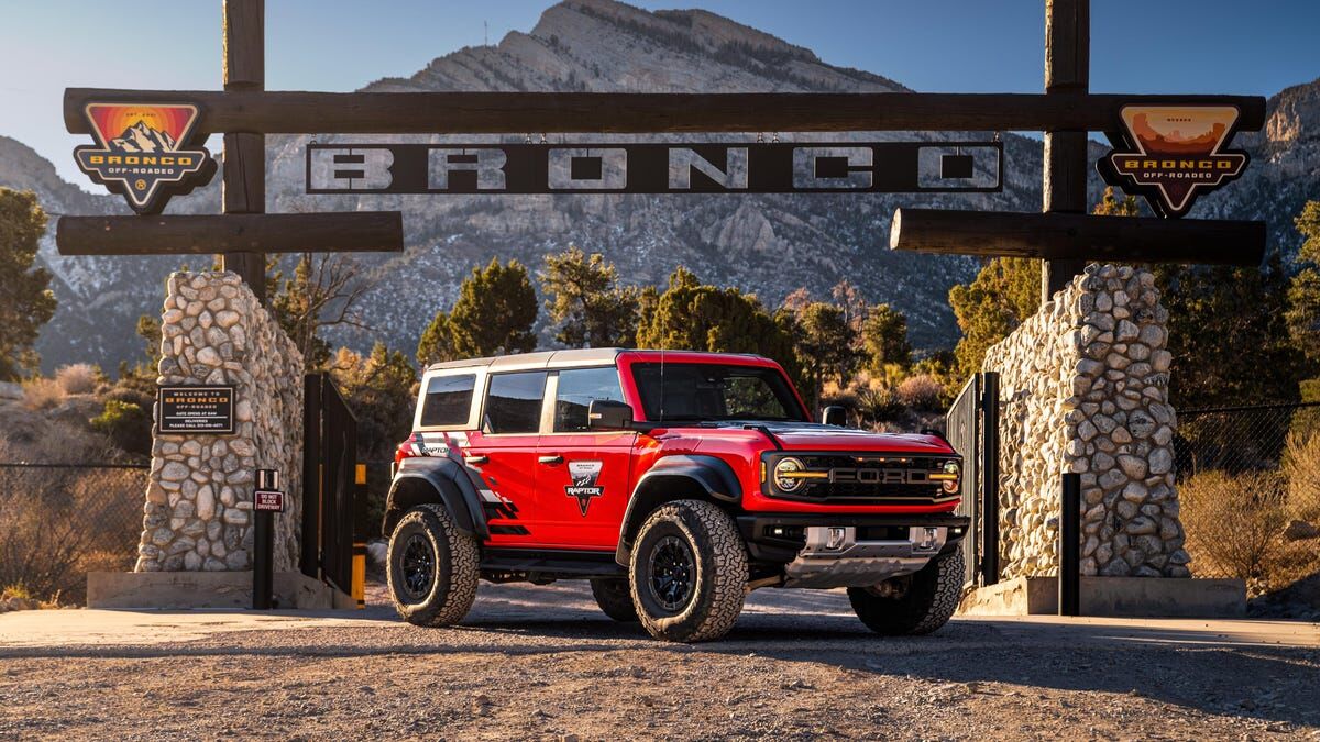 Every Ford Bronco Raptor Comes With Hardcore Off-Roading Class