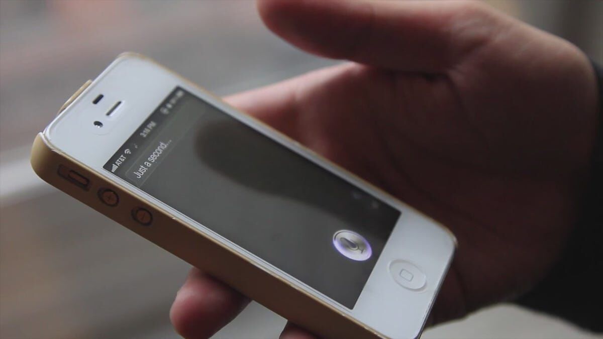 How to Make Siri Curse Like a Sailor