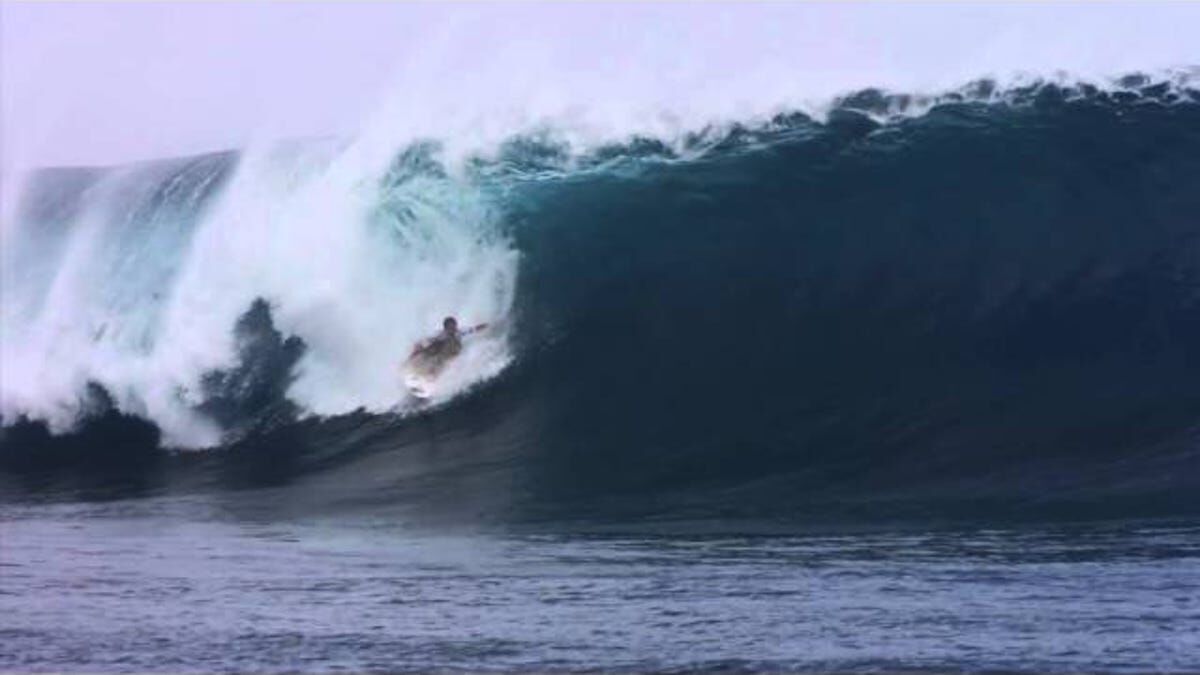 Jaw-Dropping Super Slow-Motion Footage of the World's Scariest Wave