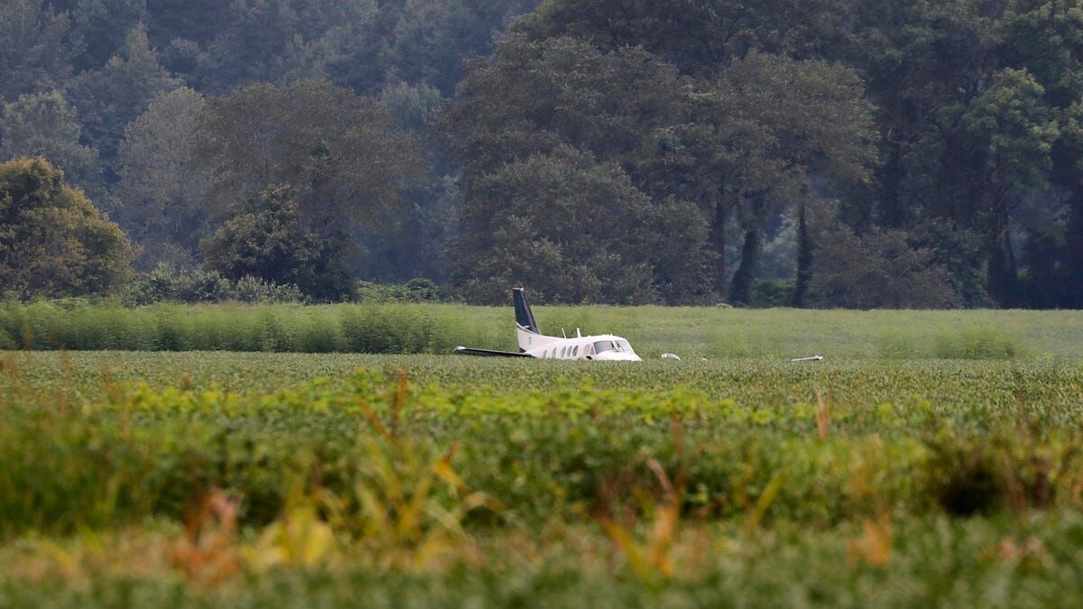Pilot Threatened to Crash Fully-Fueled Plane Into a Walmart