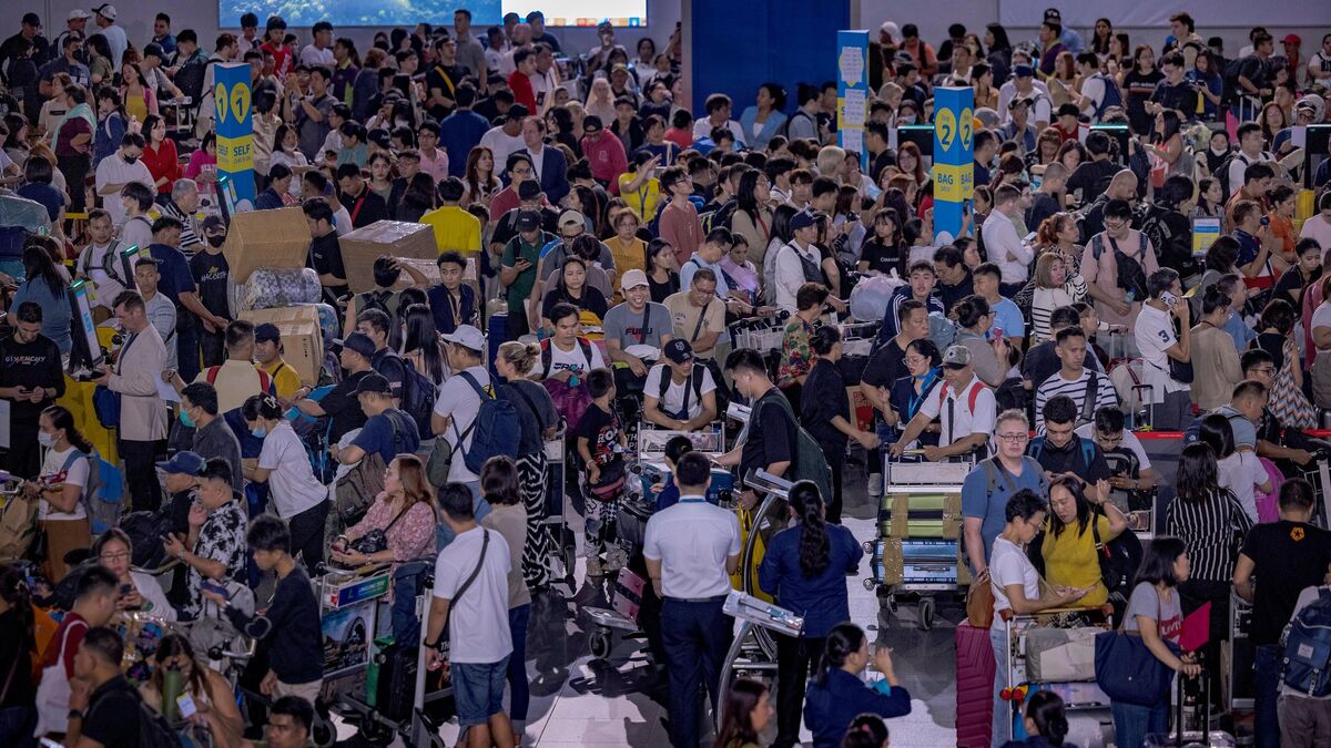 Check Out The Total Chaos The CrowdStrike Outage Unleashed On Airports ...