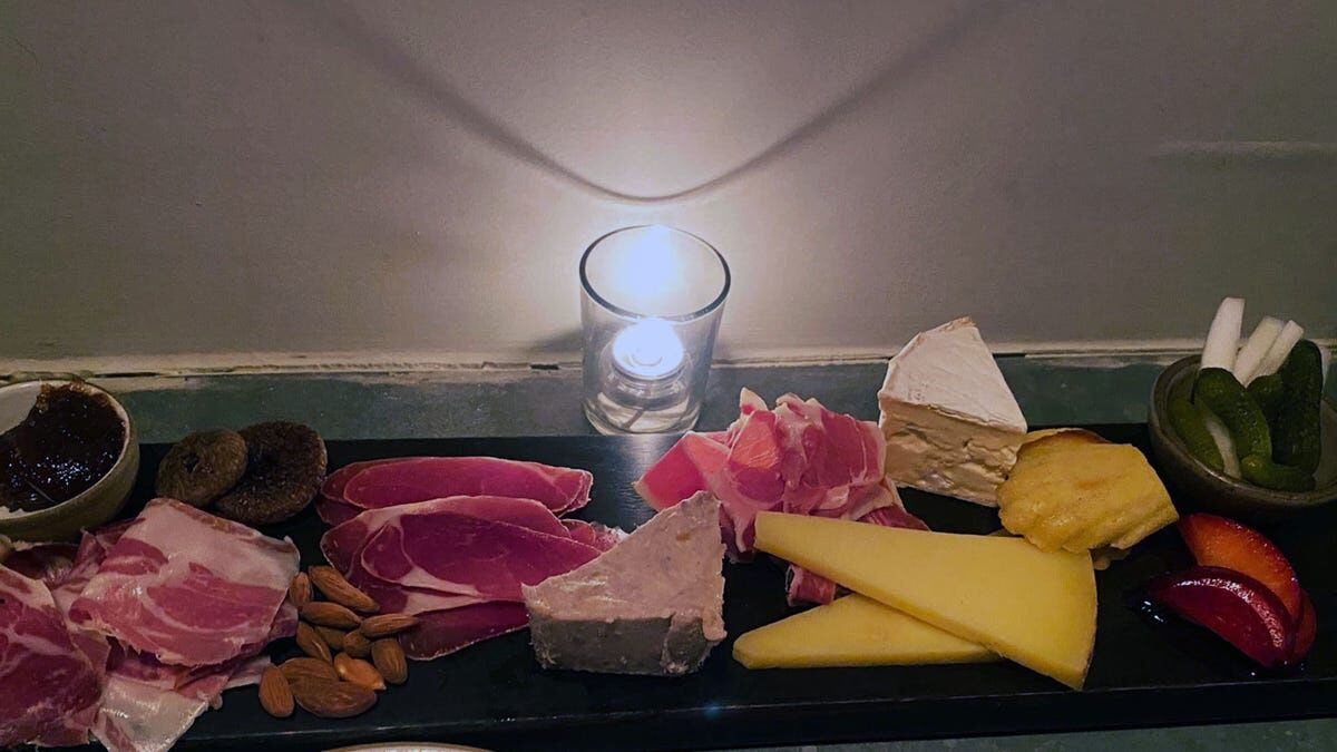 What It's Like to Be a Woman at a Ham Bar in 2023