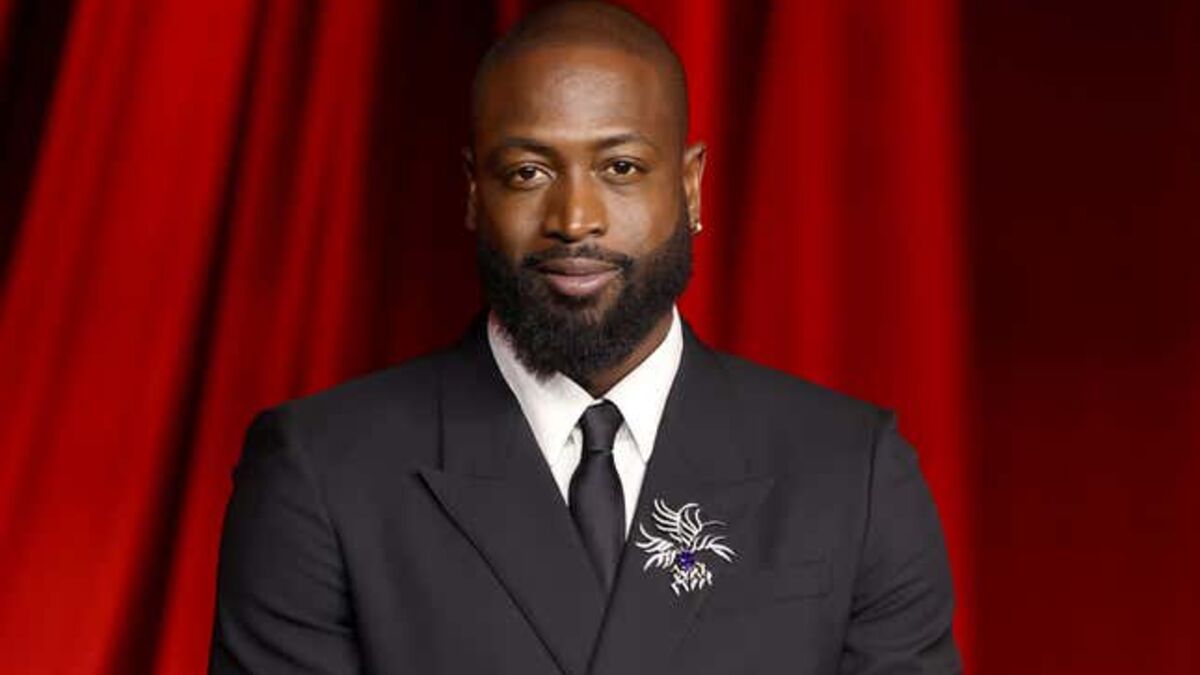 Dwyane Wade Gets a Statue in Miami and the Internet Has Jokes