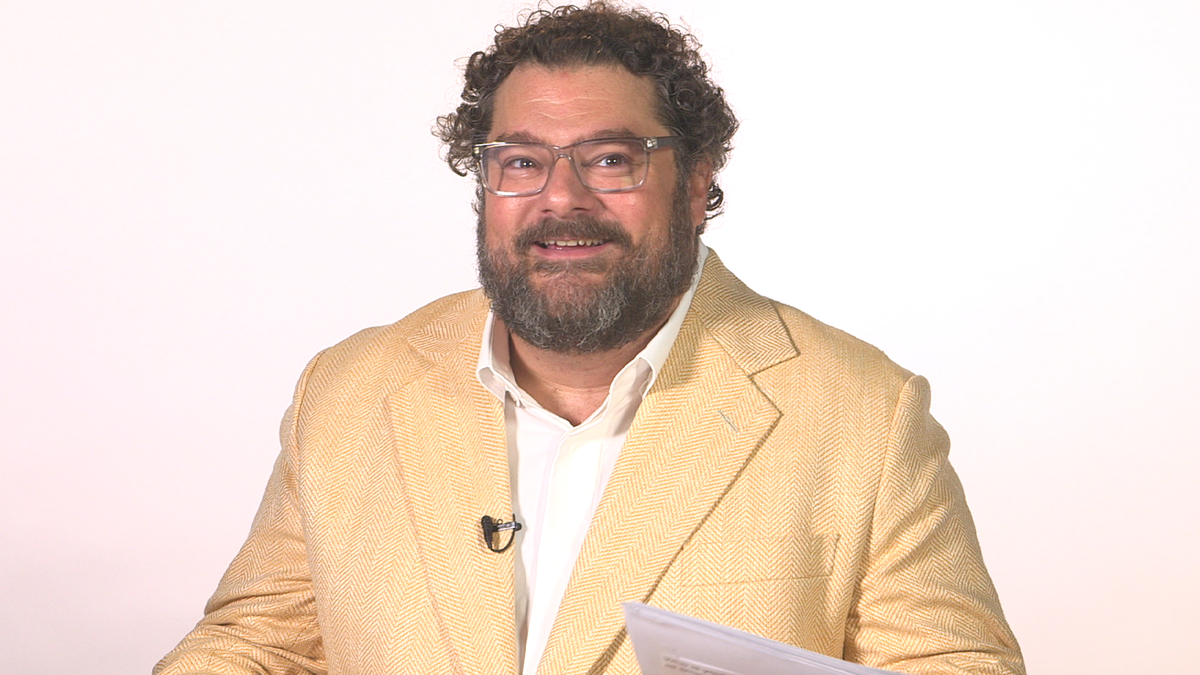 Bobby Moynihan on SNL, Sarah Palin, and his children's book