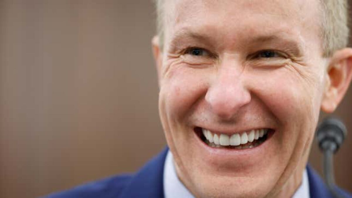 United Airlines CEO Scott Kirby reassures passengers after safety incidents